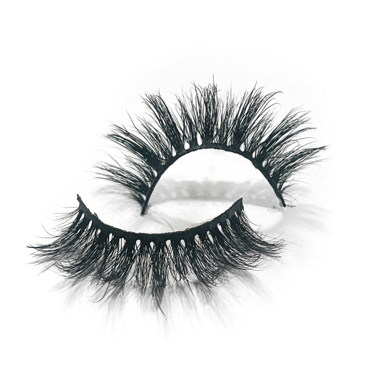 TEASE – Gabriela Lashes